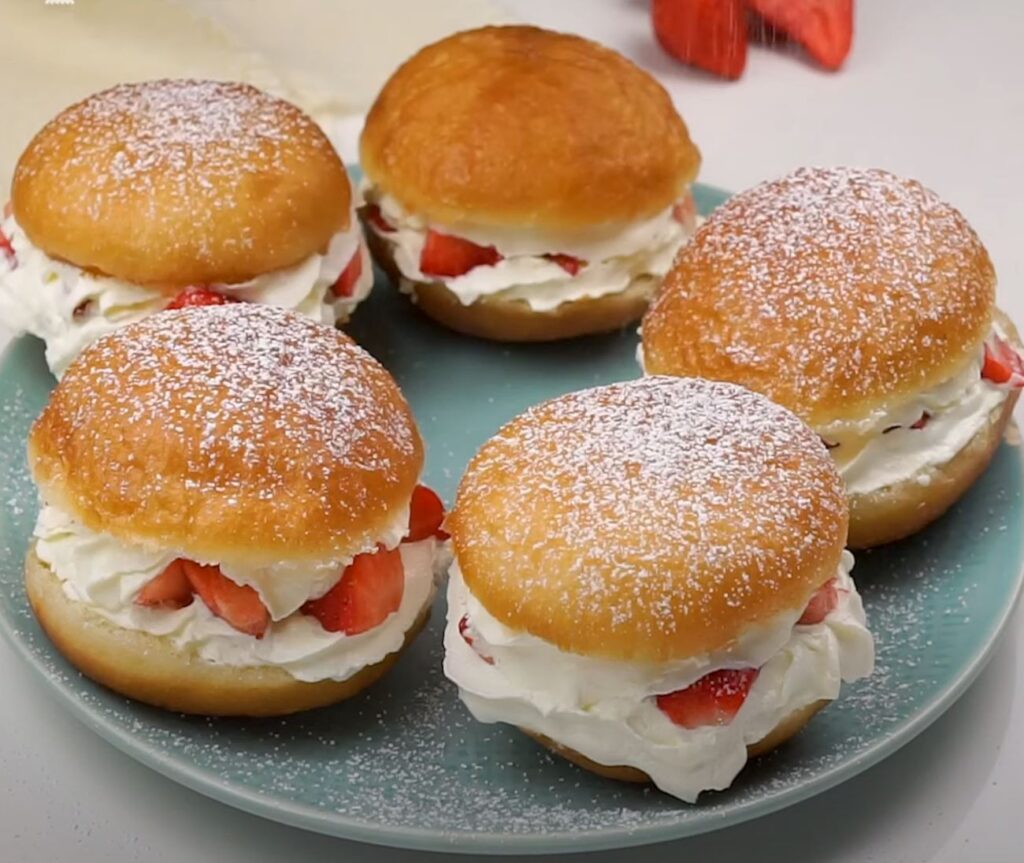 Strawberry bombs: they are irresistible (video) – Recipe Ketchup